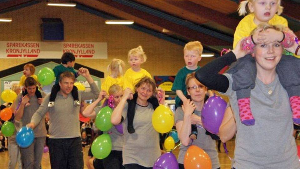 Mange børn men få voksne gymnaster i Auning - Din Avis