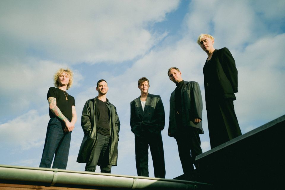 De plejer at spille med Nik&Jay, Jada, Drew Sycamore og Bremer/McCoy ...