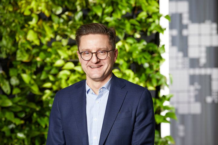 100 kvadratmeter solceller på taget: Aarhus-skole får stor pose penge ...