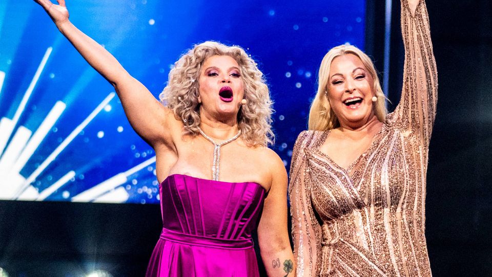 Sara Bro i bryst-ups: Her går det galt - Din Avis