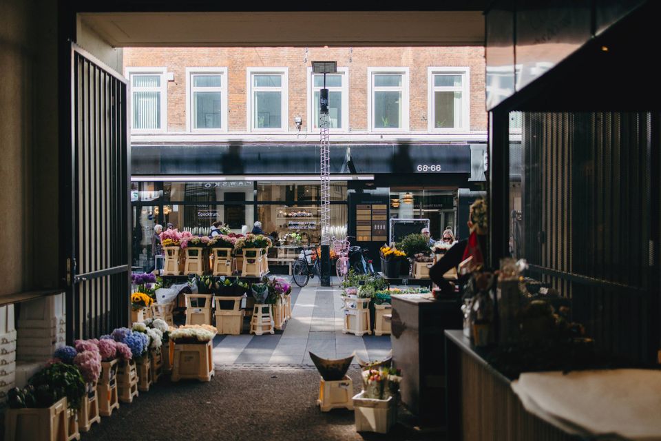 »Alle kendte ham – og alle savner ham«: Nu blomstrer strøget igen efter trist dødsfald - Din Avis