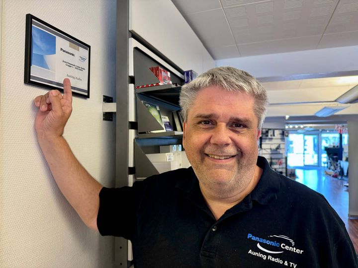 Auning Radio & TV høster flot hæder: »Vi er stolte. Det er ikke alle ...