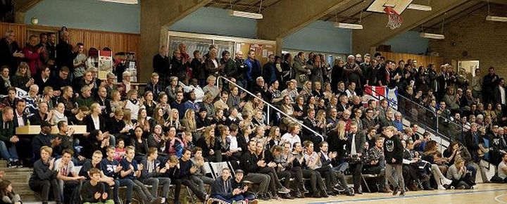 Dan Uzan hyldet af klubkammerater, venner og familie - Din Avis