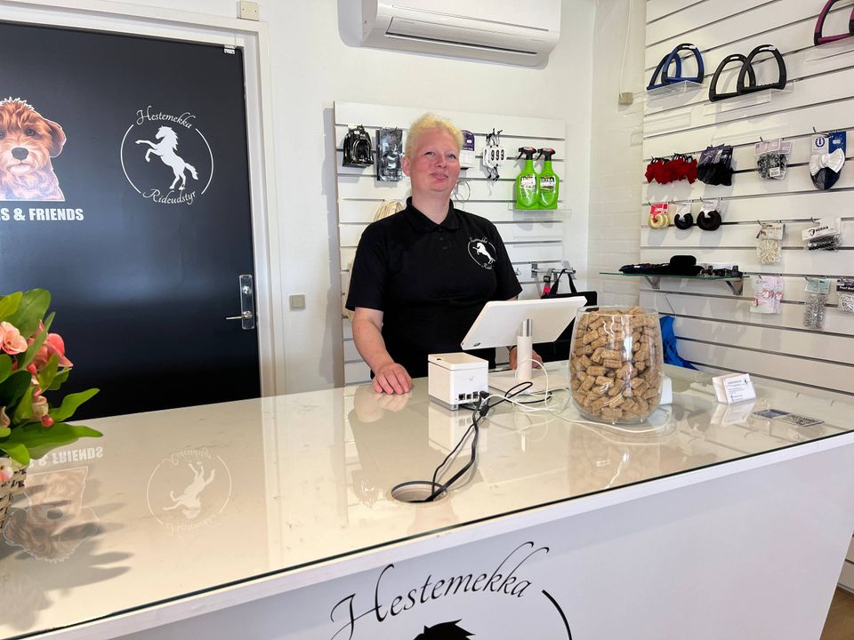 For et halvt år siden startede Pia en webshop - nu har hun åbnet en ...