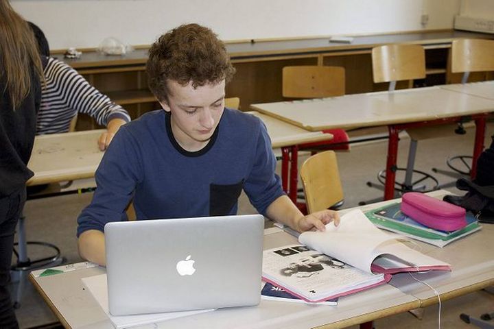 ”Jeg er blevet for træt til venner” - Din Avis