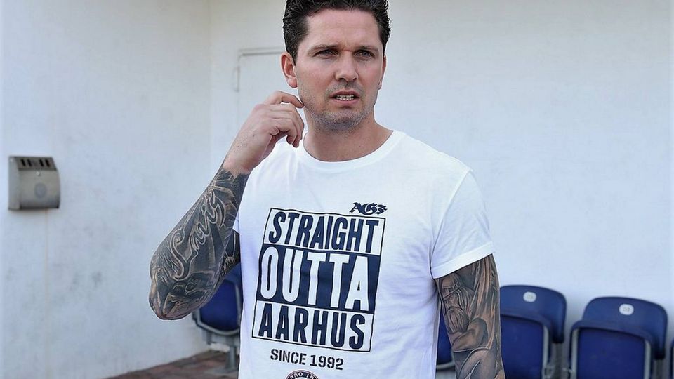 Leon Andreasen designer jubilæumstrøje til AGF - Din Avis