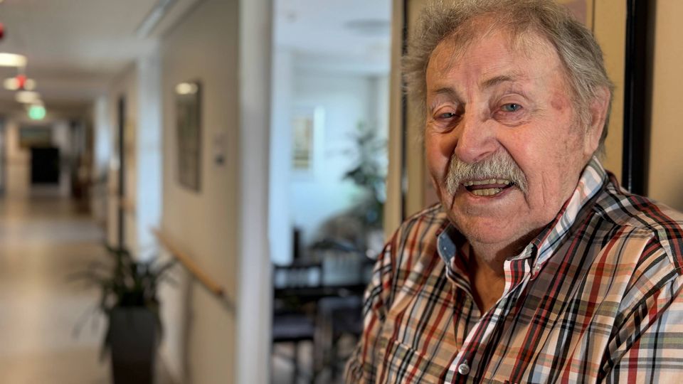 Jørn kalder det Danmarks bedste plejehjem - her er der både 'hej-street' og egen bar - Din Avis