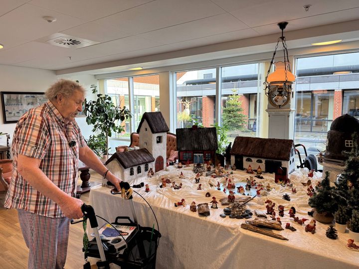 Jørn kalder det Danmarks bedste plejehjem - her er der både 'hej-street ...