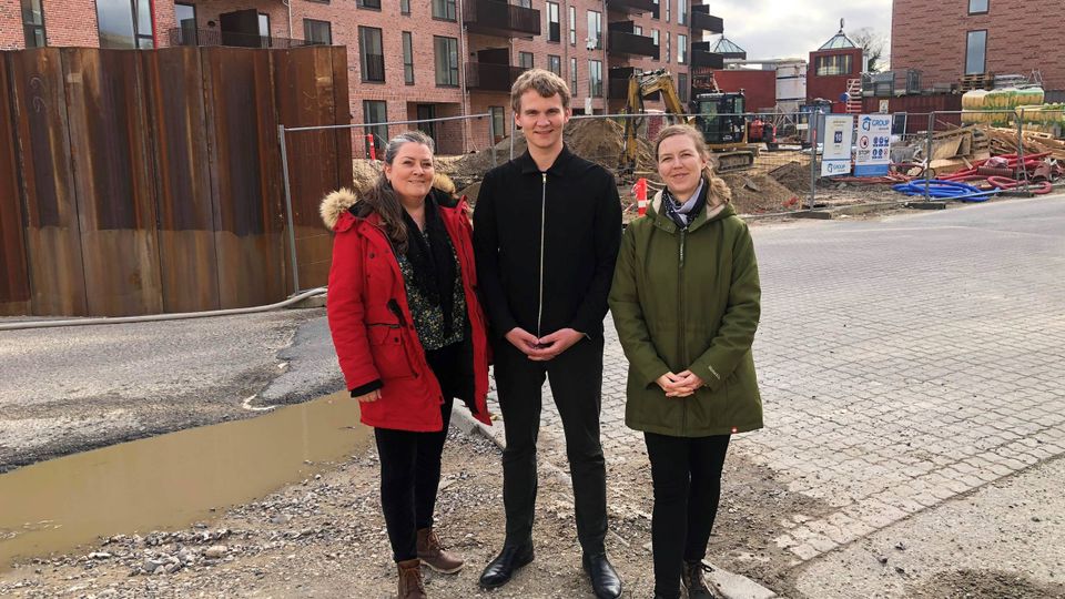 Politiker efter besøg i ny bydel: »Parkeringskaos og problemer med veje« - Din Avis