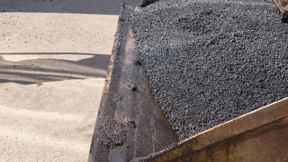 Advarer mod asfalt-fup: Sig nej og ring til politiet - Din Avis