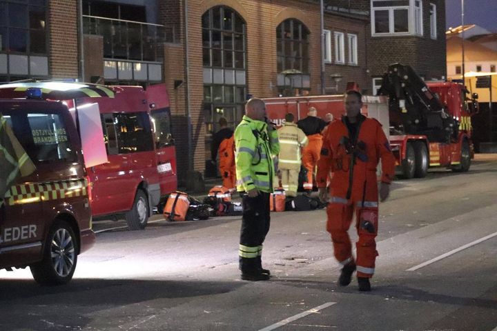 Stort skib i brand ud for Aarhus Havn - Din Avis