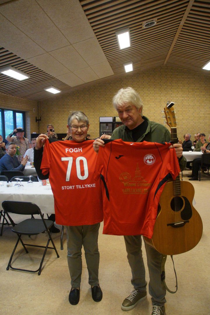 Lars Lilholt med til at fejre Karen Margrethe Fogh Nielsens 70-års ...
