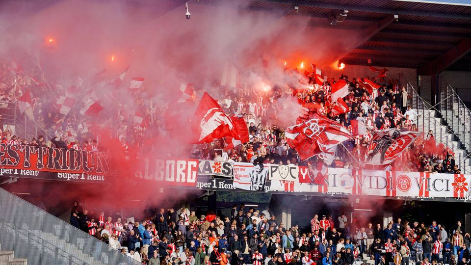 AGF-fans tiltalt for trøjerøveri – fældet af video - Din Avis