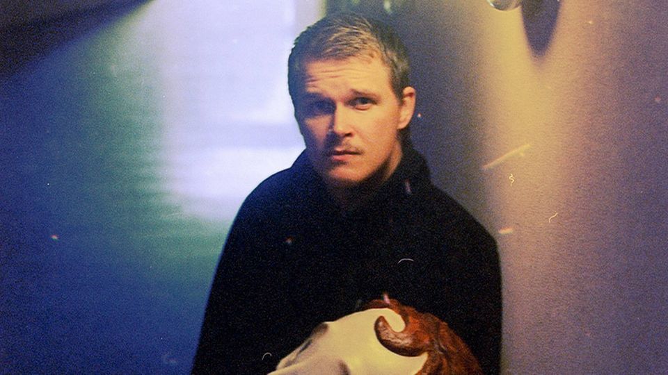 Hitmaker fra Hvide Sande: Karl Kristian indtager Kulturhotellet - Din Avis