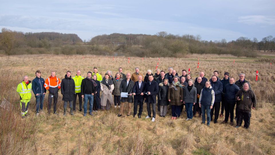 Østjysk virksomhed tager første spadestik til nyt domicil i Skanderborg - Din Avis