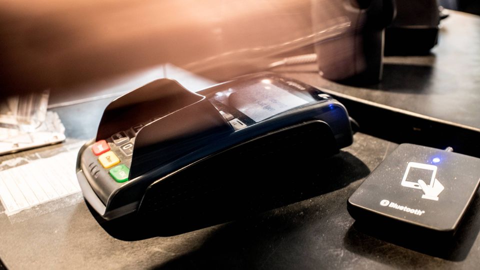 Ung mand franarret flere tusinde kroner efter tur med pirattaxa - Din Avis