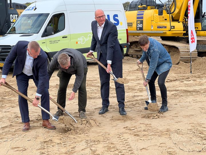 Nu er første spadestik taget: GLS vil skabe op mod 300 arbejdspladser i Randers - Din Avis