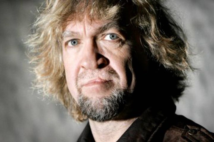 Carl-Mar tilbyder Amalie og Peter gratis terapi - Din Avis