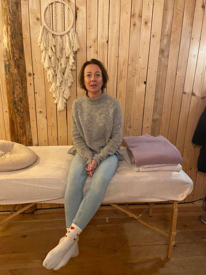 Lotte gav perfekthedskulturen fingeren: Nu hjælper hun folk i sin skov-hytte - Din Avis