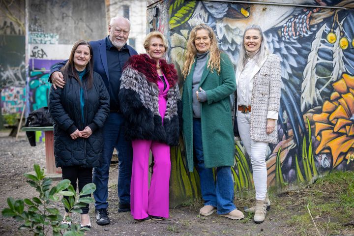 Karin Salling, Claus Hommelhoff og Renée Toft Simonsen støtter op om et ...