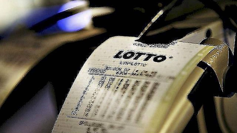 For første gang nogensinde: To Lotto-millionærer købte deres kupon i ...