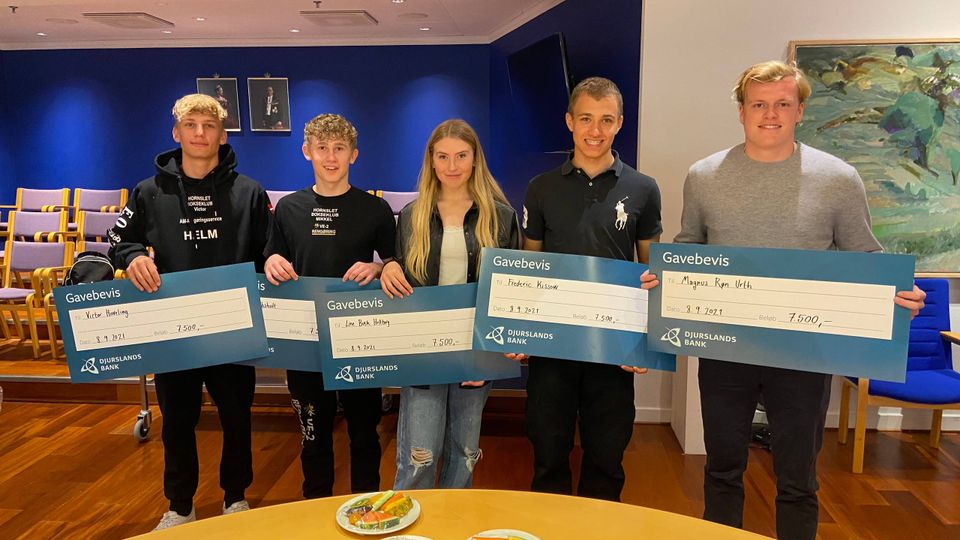 Talentpuljen: Checks fra PUK til fem unge eliteidrætsudøvere - Din Avis