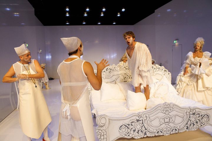 Aarhus Teater: "Jeppe på Bjerget" udsat for magtkritik og satirisk bid ...