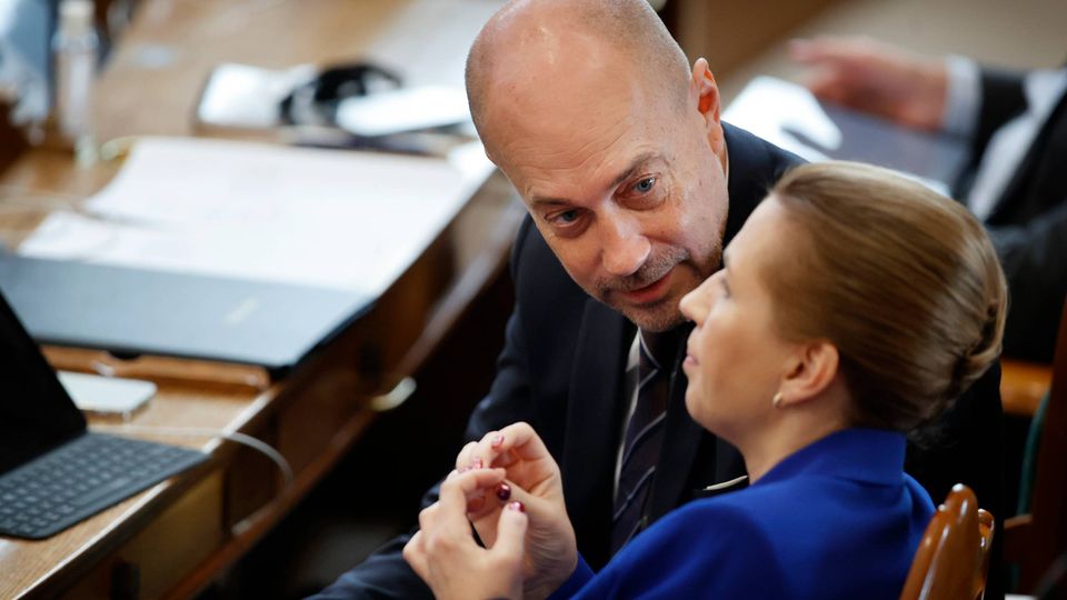 Miljøministeren tager en halv times holmgang med Stegger og hans ...