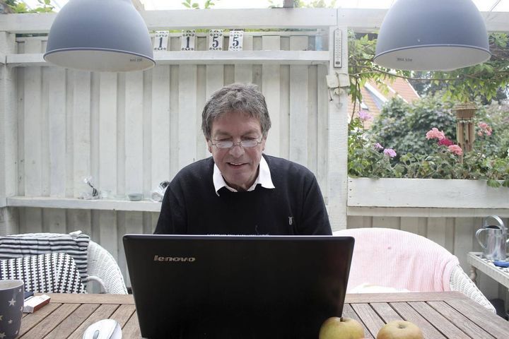 Ole Stephensen har skrevet sine erindringer: "Jeg går imod strømmen og ...