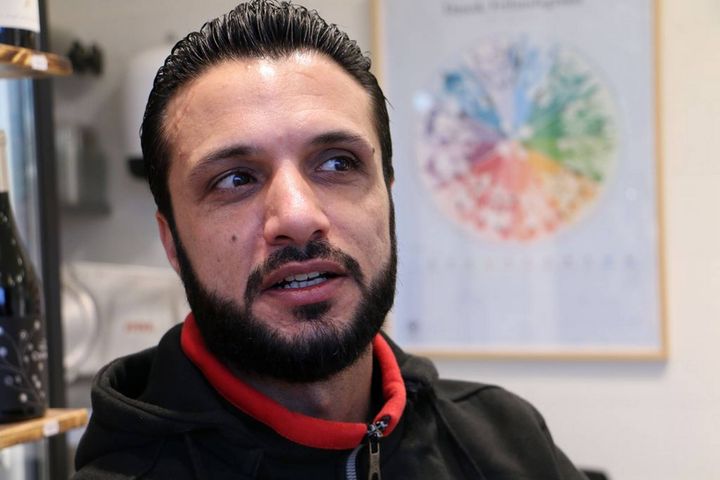 Ali fra Favrskov vil gerne snakke med alle - Din Avis