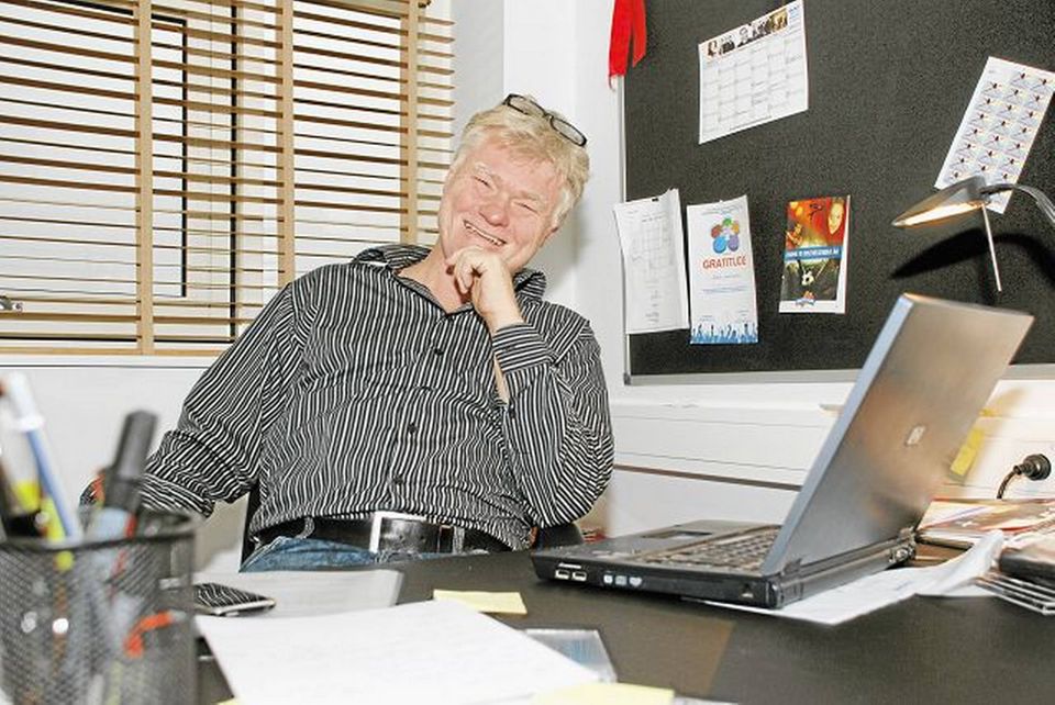 Captain Charlie Cook - Din Avis