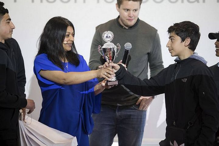 Drenge fra Sundparken laver sympatiske smykker med god karma - Din Avis