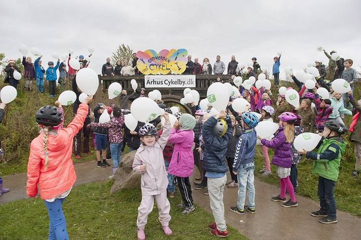 Skæring Skole i front på cykelområdet - Din Avis