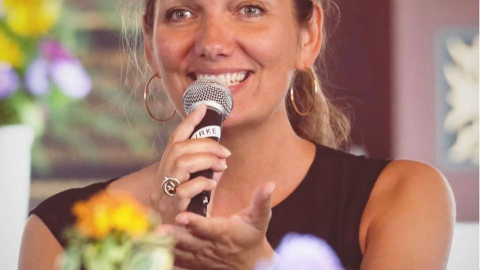 Kendt fra 'Morgensang i Mariehaven': Anne-Marie Hassing giver koncert i ...